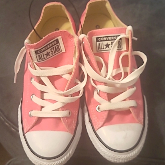 Converse | Shoes | Girls Pink Converse Chuck Taylor All Star Low Top ...